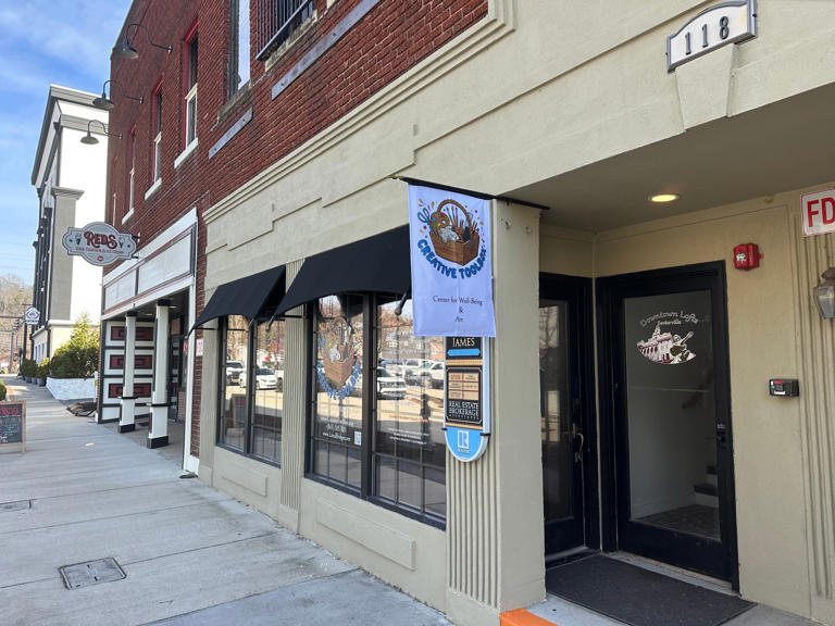 Non-profit art center opens in downtown Sevierville