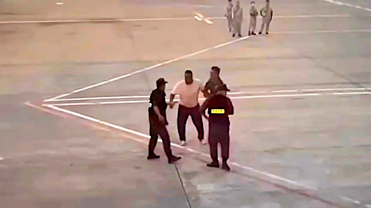 Plane passenger goes 'berserk', attacks ground staff in Vietnamese airport