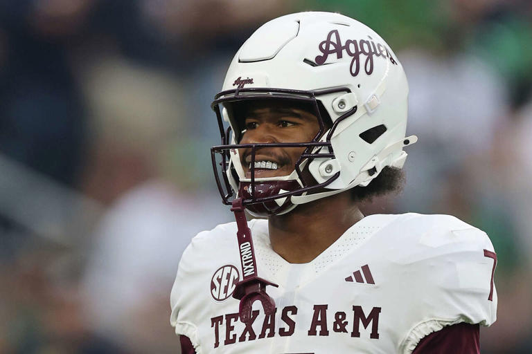 Texas A&M lands 6 on All-SEC football teams, led by KC Concepcion ...