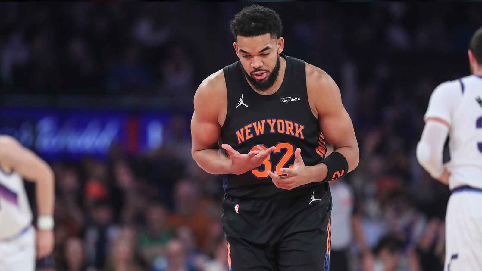 Is Karl-Anthony Towns playing tonight? Knicks vs. Raptors NBA Cup ...