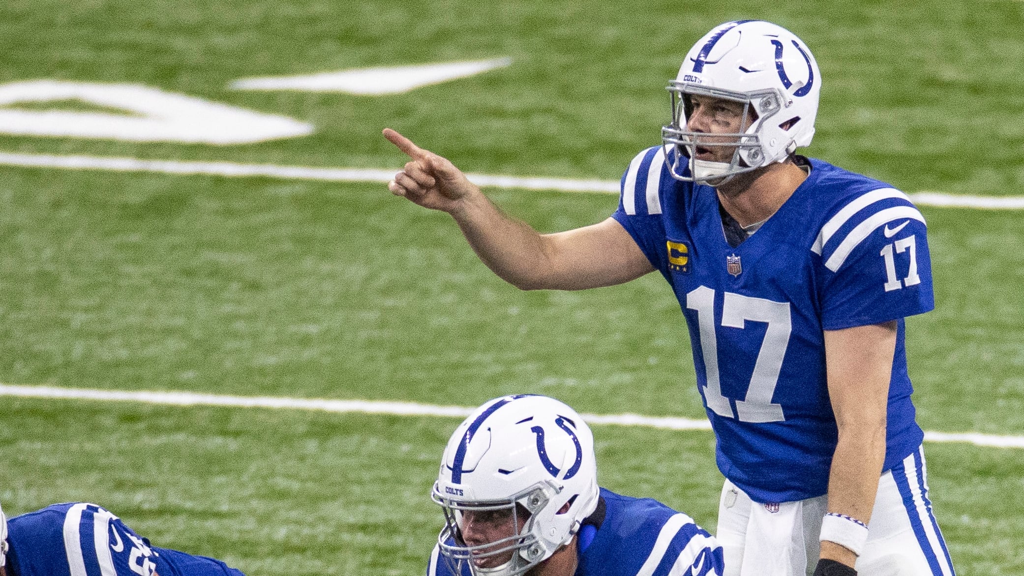 NFL team signs grandfather quarterback in desperate playoff push