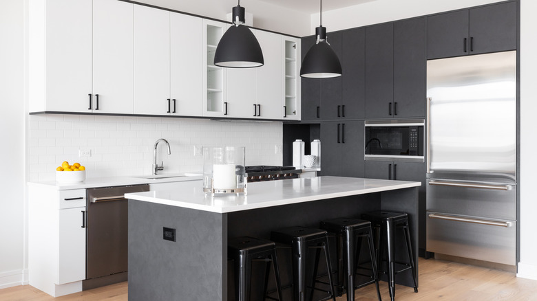 What you need to know before measuring for your new kitchen bar stools