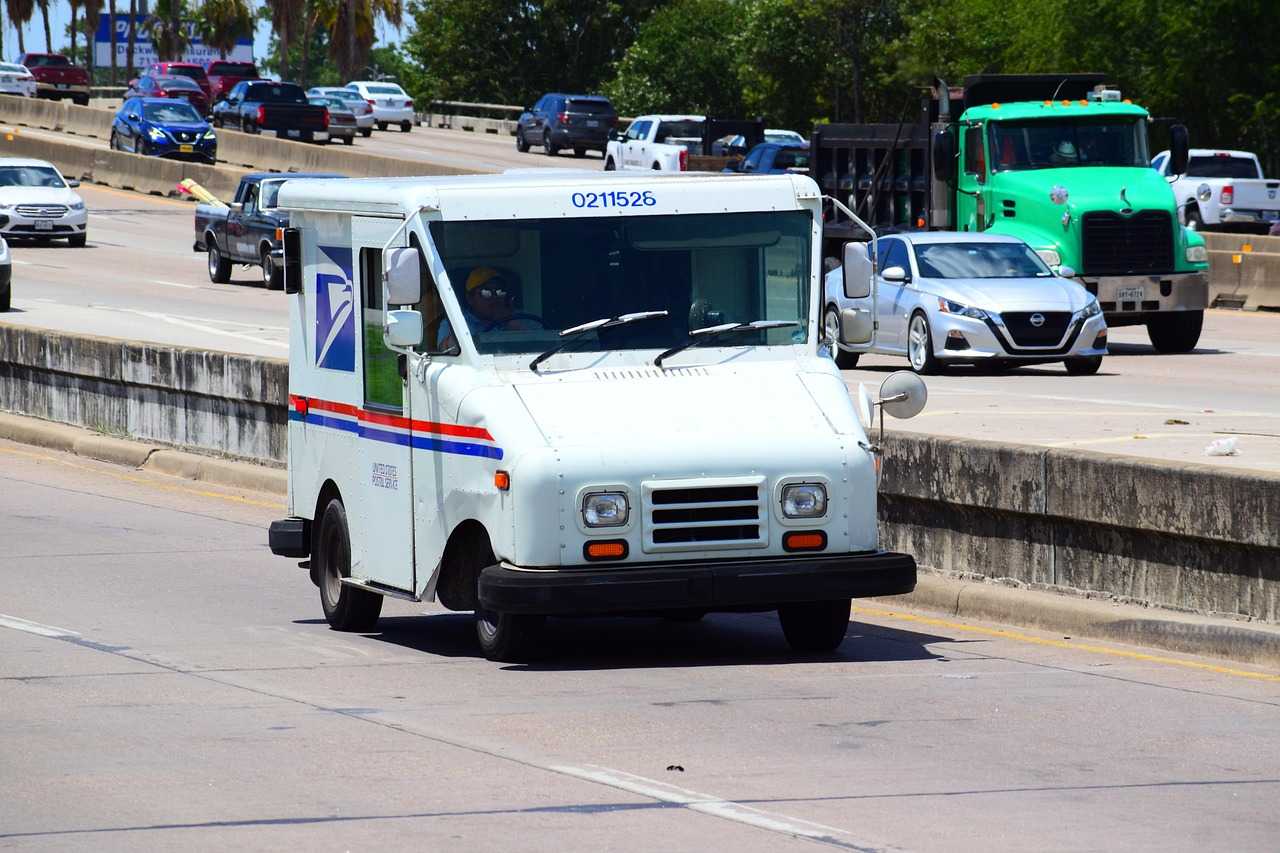 Holiday shipping deadlines for Christmas gifts announced by USPS