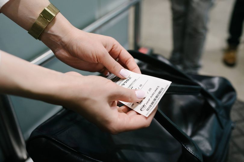 Plane passengers given warning over over luggage tag scam at airports