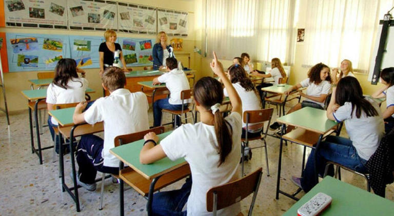 Scuola, i nuovi programmi di Valditara. Cosa cambia: latino alle medie ...