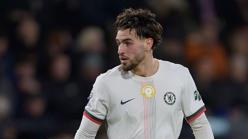 Chelsea to stick with Guiu amid Delap's four-week absence