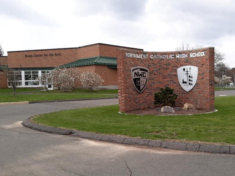 NW Catholic cruises to CIAC Class S football championship game