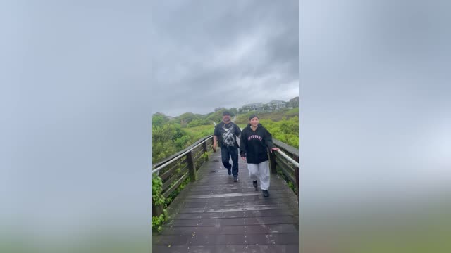 Oklahoma family visits the ocean for the first time during their trip