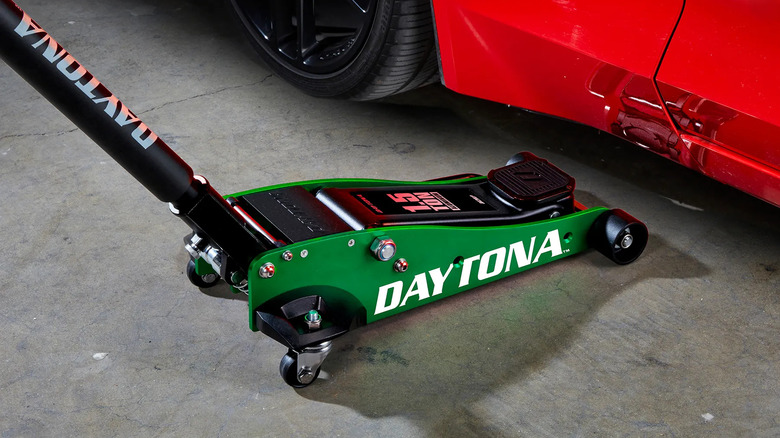 This is the best Harbor Freight Daytona floor jack if you have a small ...