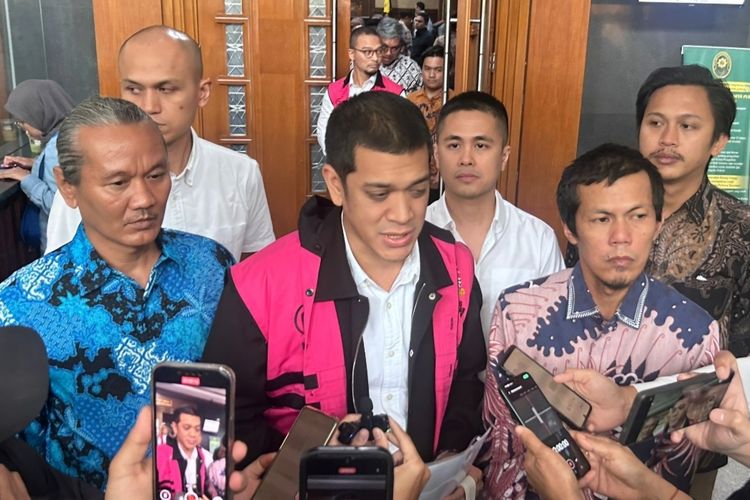 Didakwa rugikan negara Rp 2,9 triliun, Kerry Riza bantah pekerjaan soal ...