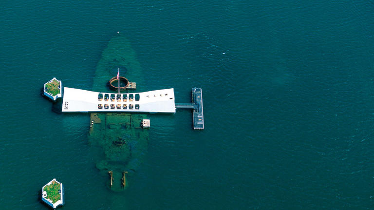 Navy removes 150-ton concrete platforms from the USS Arizona