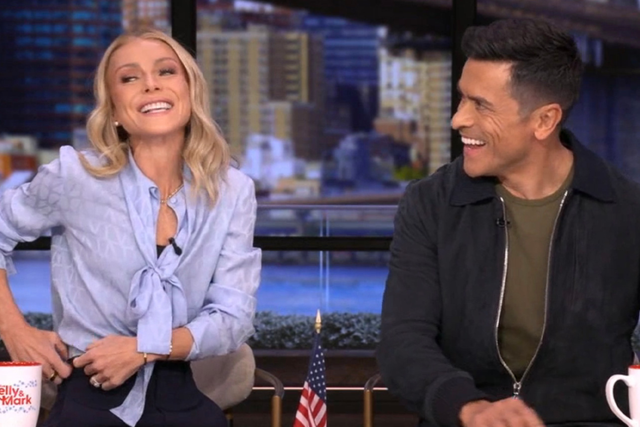 Kelly Ripa disheveled as she opens up ‘Live’: “You were banging on the ...