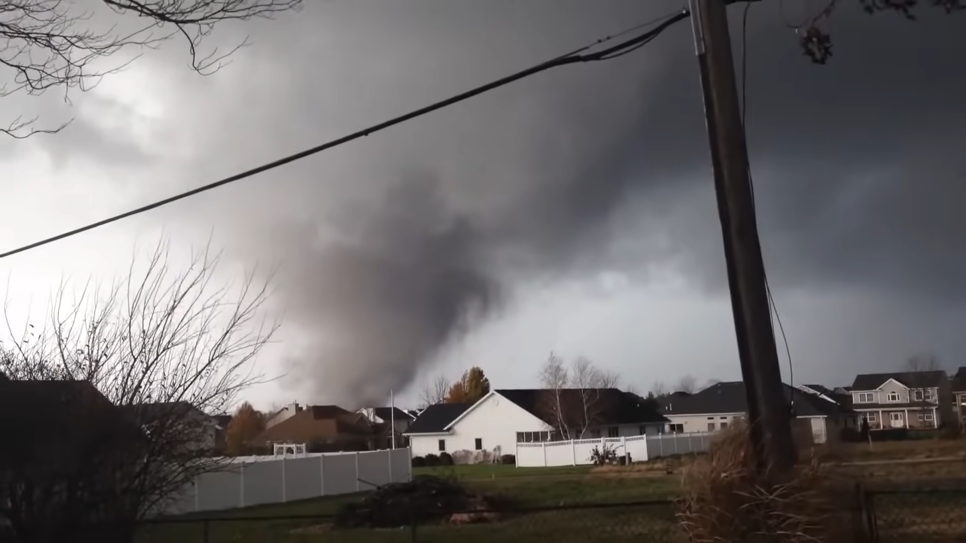 He saw the tornado form, kept filming, and then his house was ripped ...
