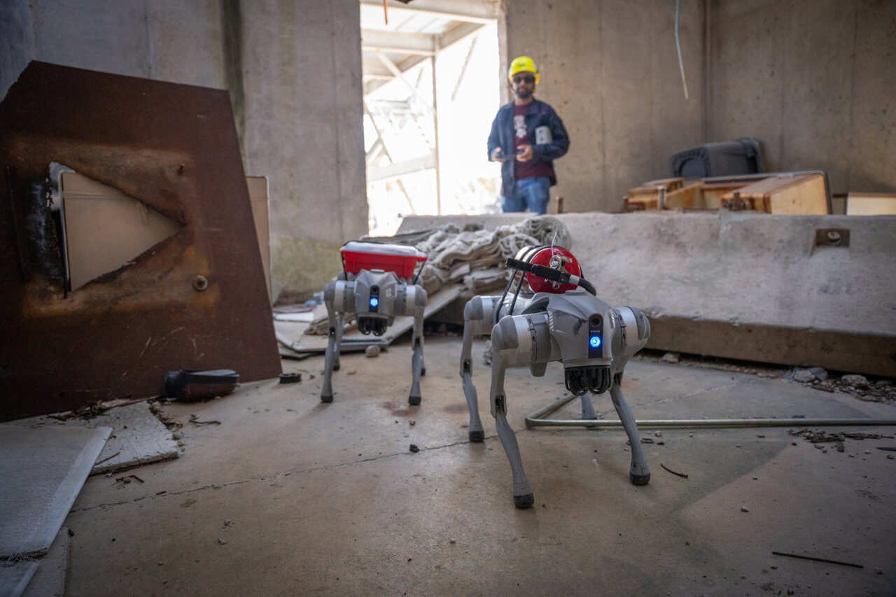 AI-powered robotic dog sees, remembers and responds with human-like ...