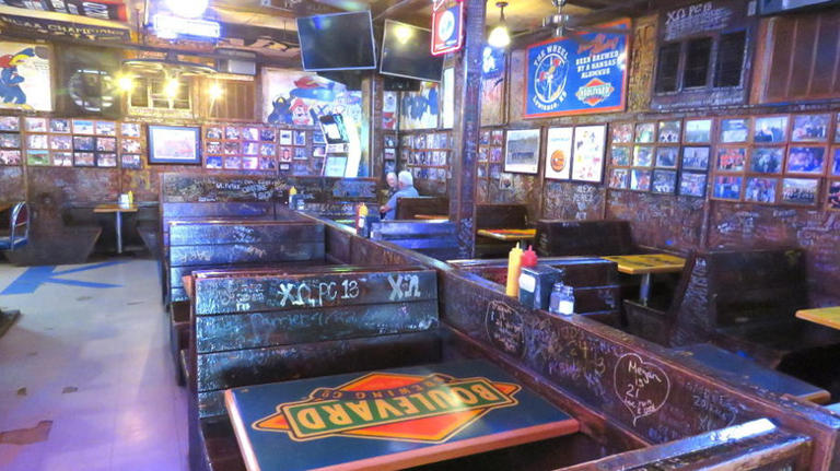 The 14 best college bars in the US