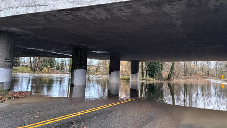 Live updates: Mudslides, flooding, road closures across western Washington