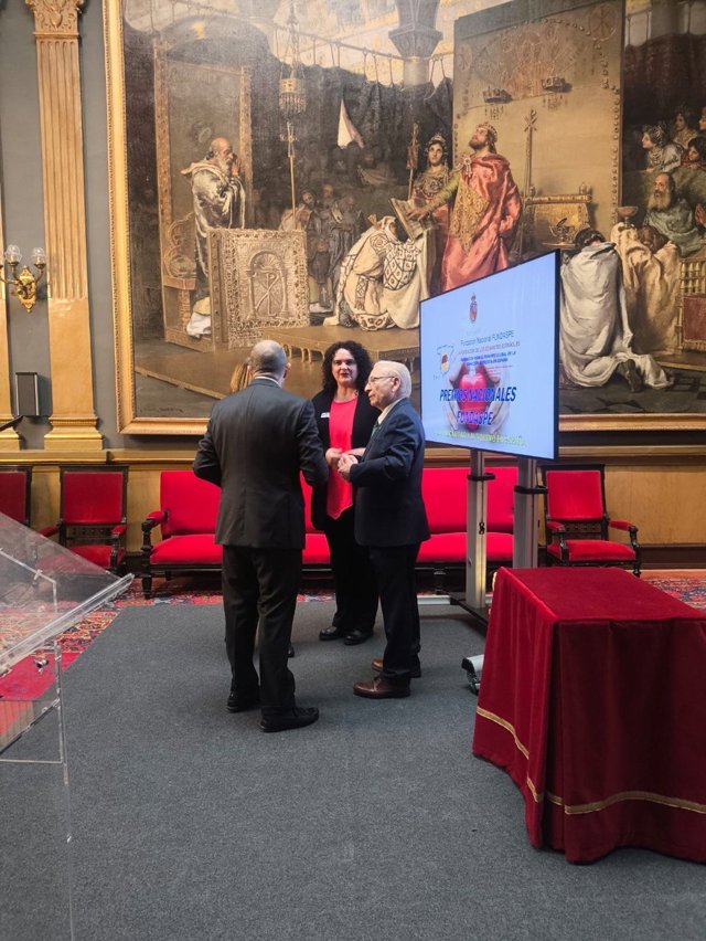 El Ayuntamiento de León recibe el Premio Fundaspe 2025