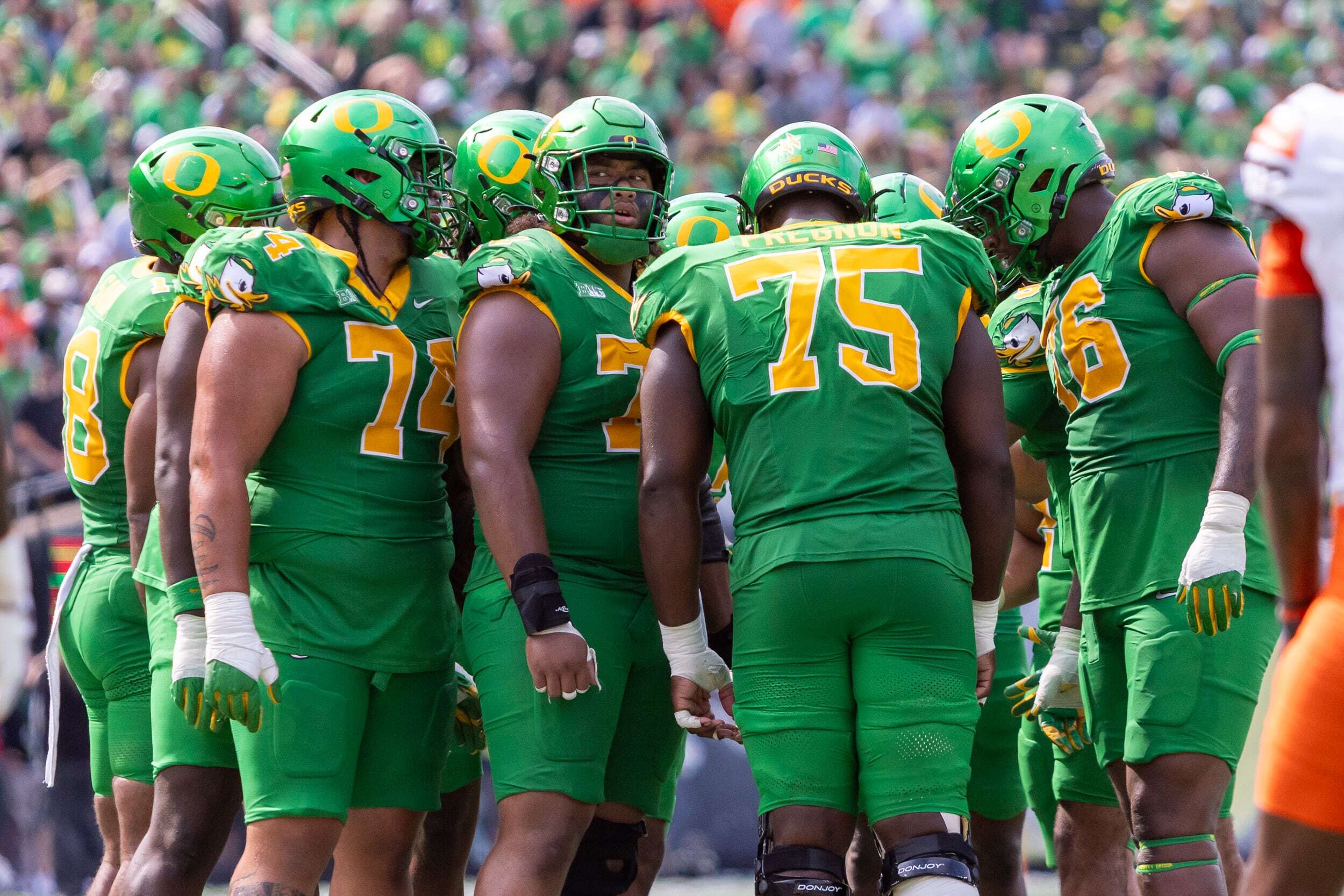 Oregon’s offensive line among finalists for Joe Moore Award