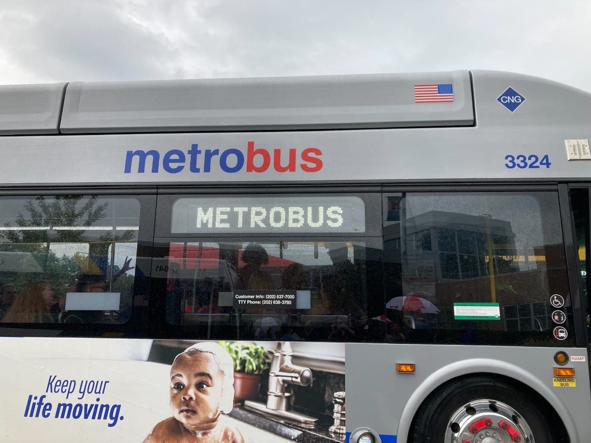 Direct Metrobus route from Alexandria to Metro Center added
