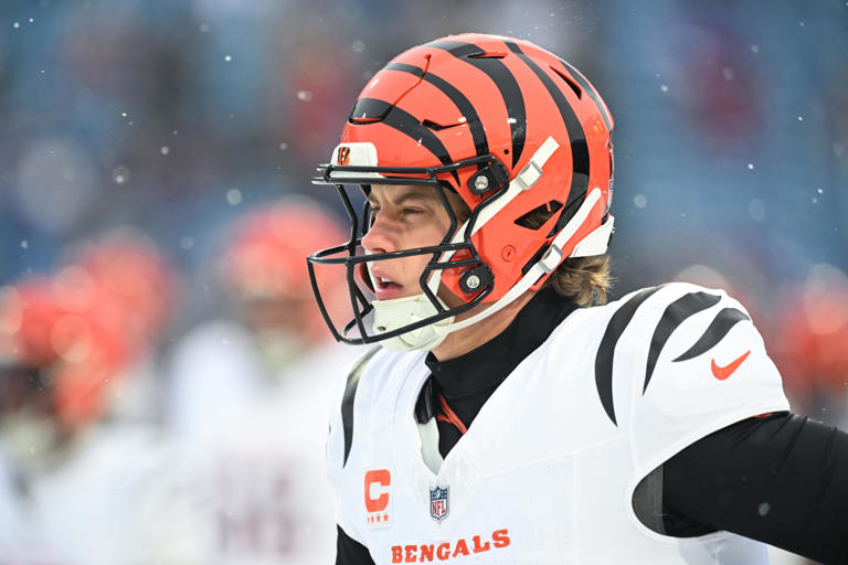 Ravens vs. Bengals scuffle after Joe Burrow late hits