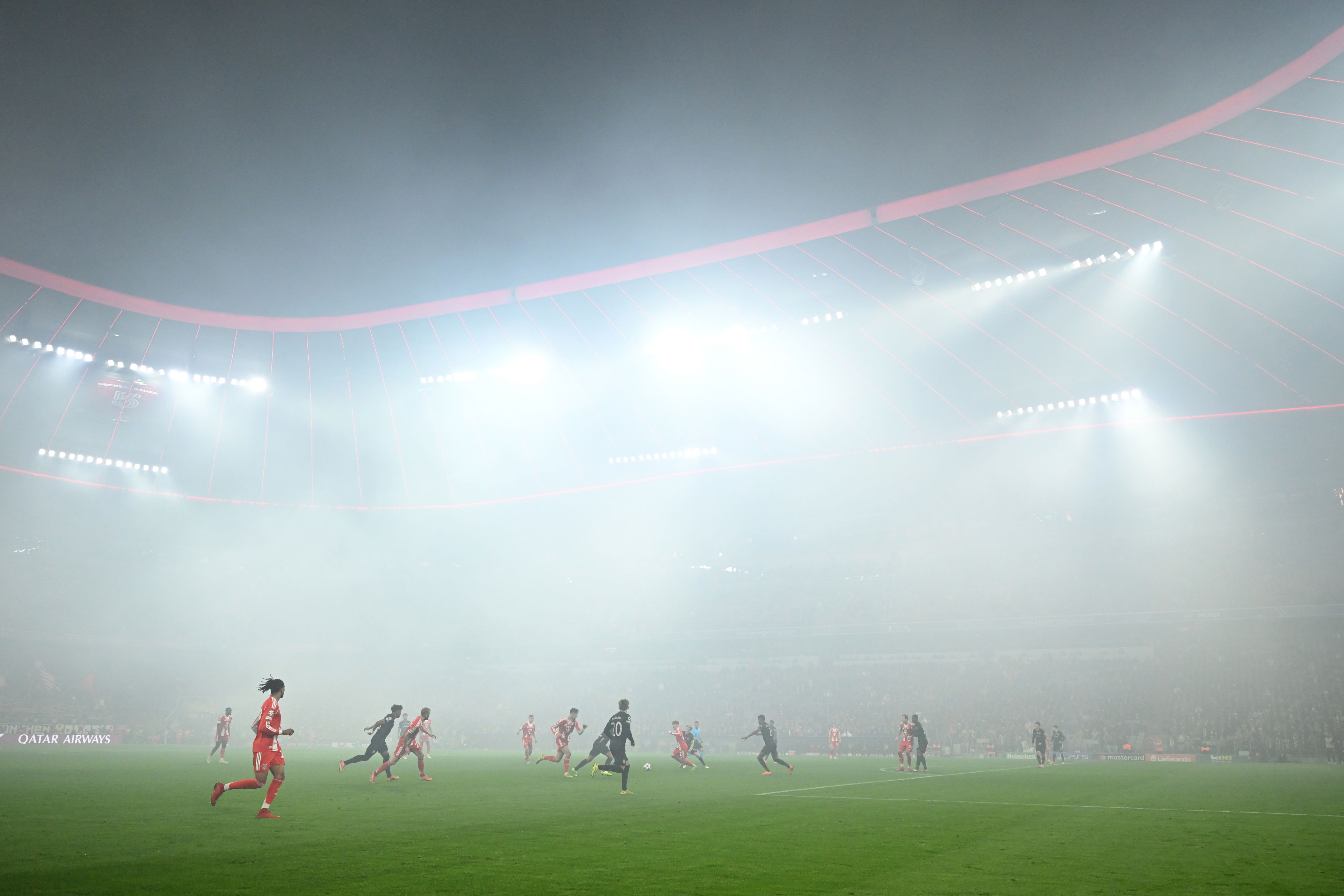 Bayern Munich CEO slams Südkurve for pyro show