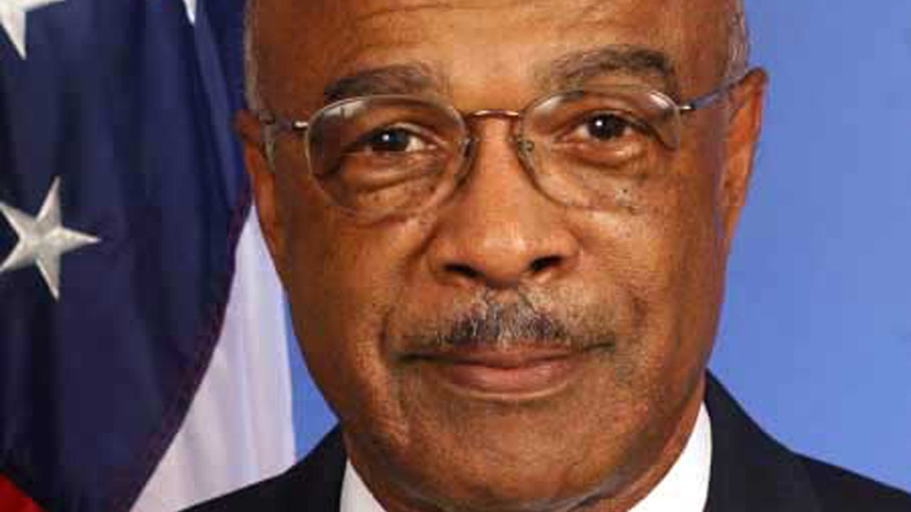 Funeral services set for former US education secretary, HISD ...