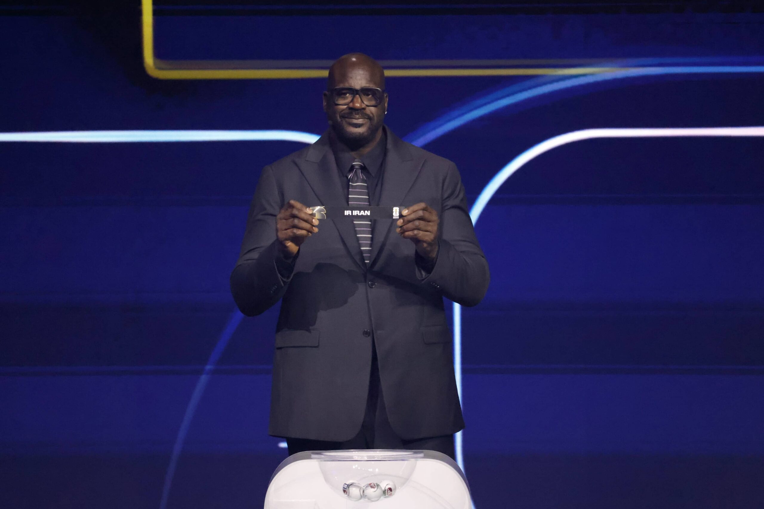 Shaquille O’Neal picks Stephen Curry as his GOAT over Michael Jordan ...