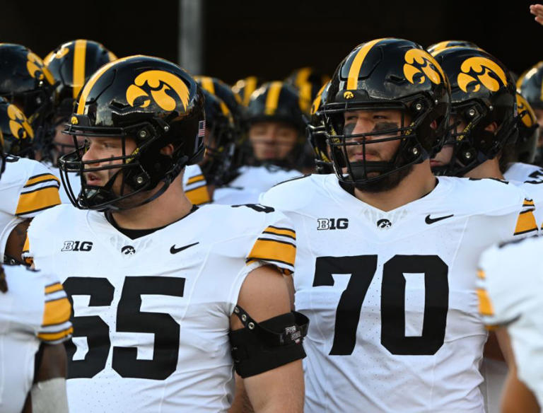 Iowa wins 2025 Joe Moore Award for best offensive line