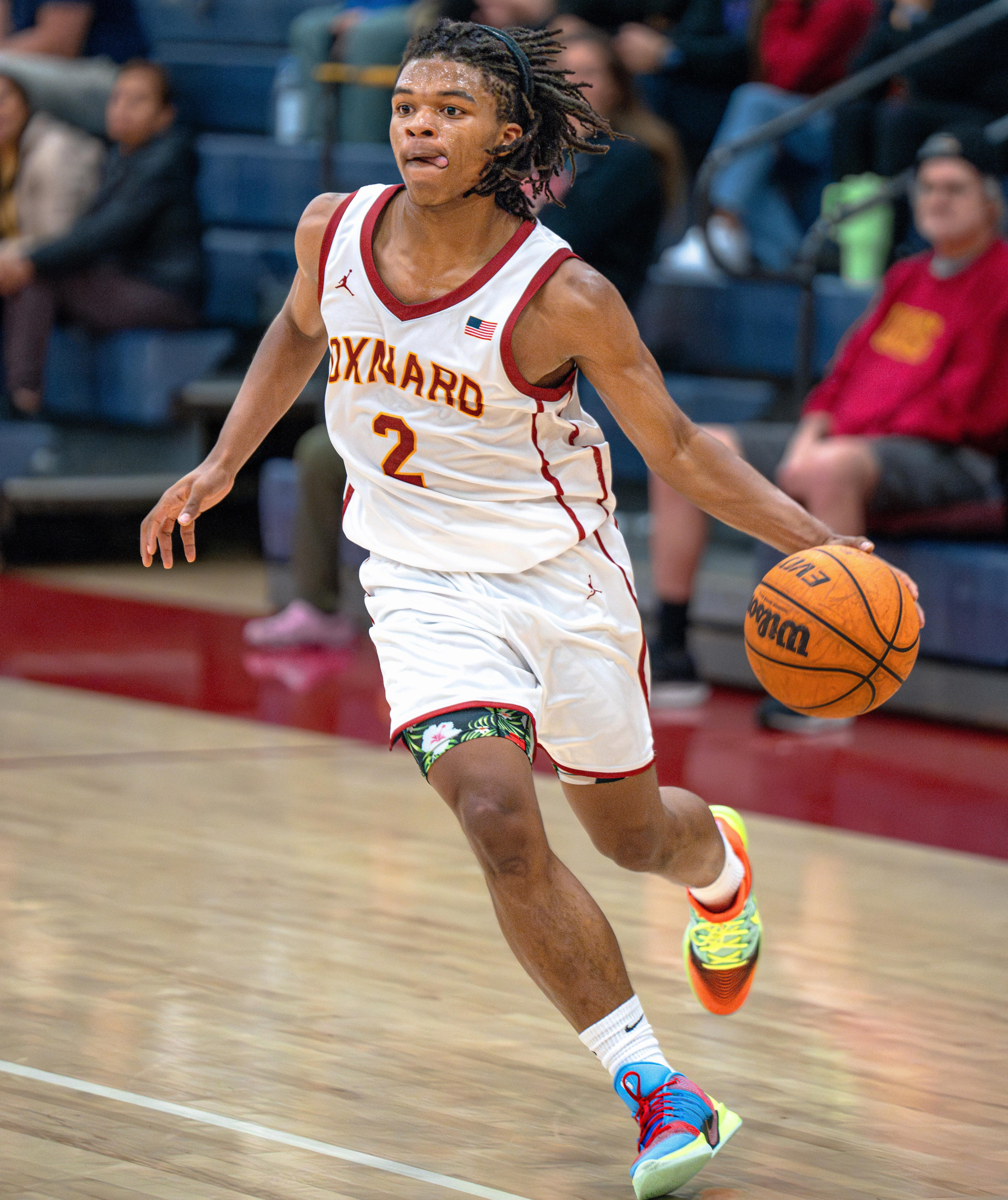 Garrett's 30-point effort leads Oxnard to win in league opener
