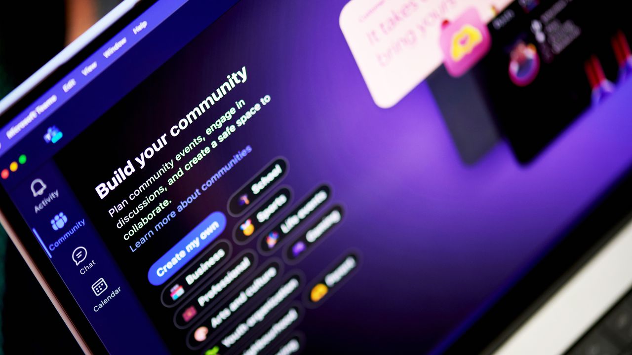 Microsoft Teams finally gets multi-message forwarding, leaving Slack behind