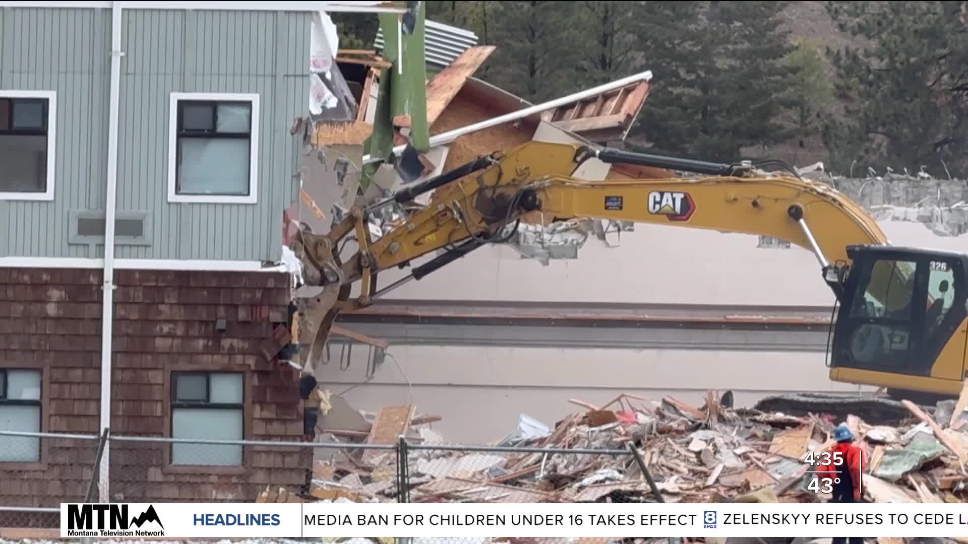 Crews begin demolishing old Lolo School