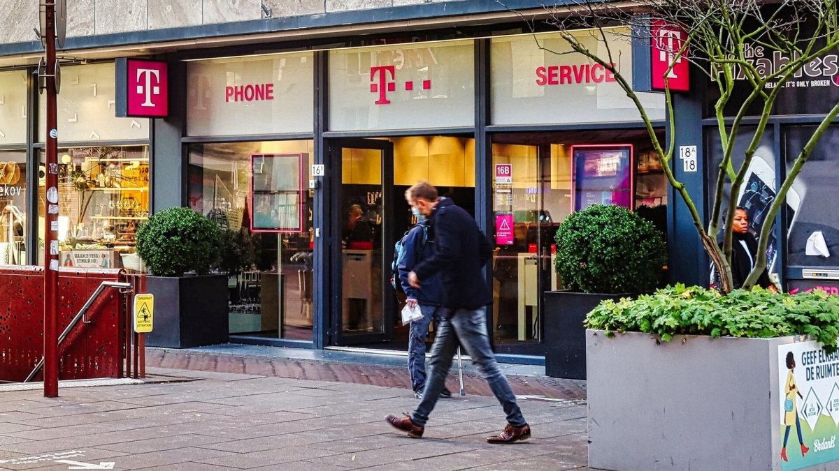 T-Mobile makes it easier to switch from AT&T and Verizon