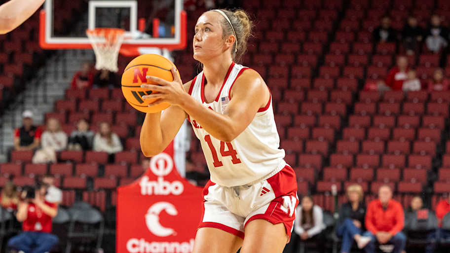Nebraska women's basketball trounces Omaha