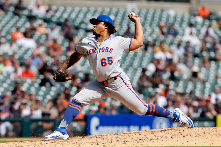 Pirates agree to terms with veteran lefty reliever