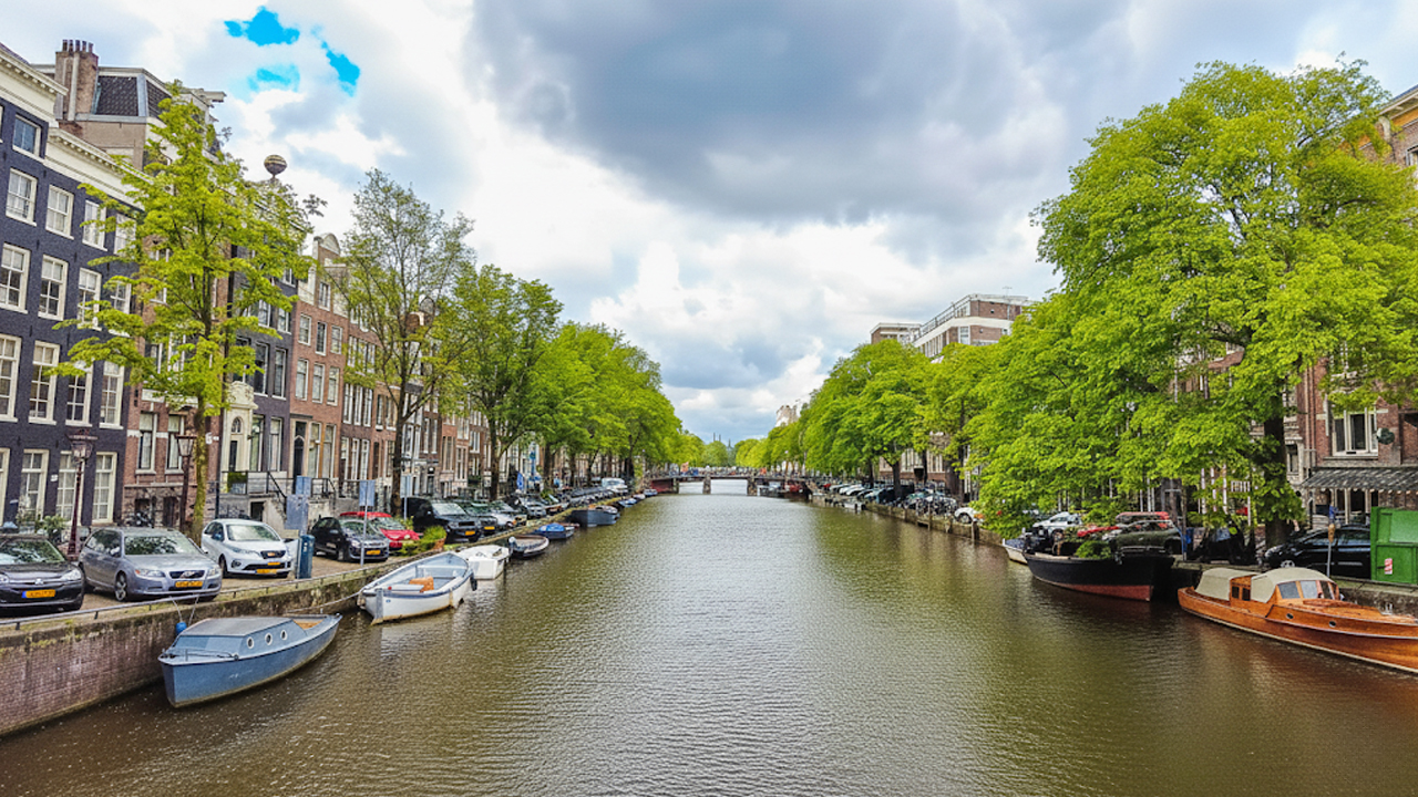 Is this the calmest part of Amsterdam Centrum?