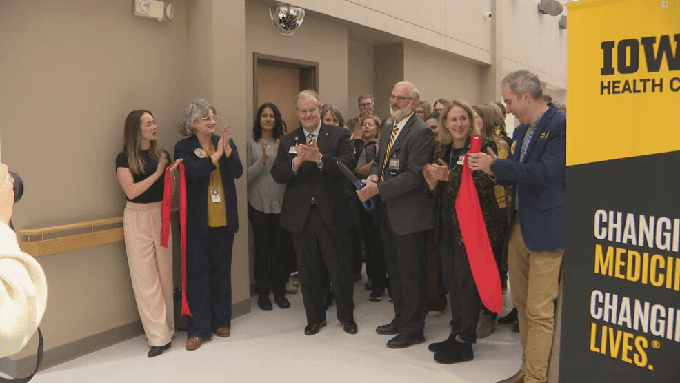 University of Iowa holds ribbon cutting for new family medicine clinic