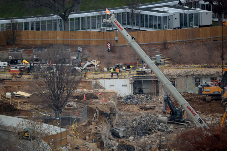 New White House construction site photos show rubble where East Wing ...
