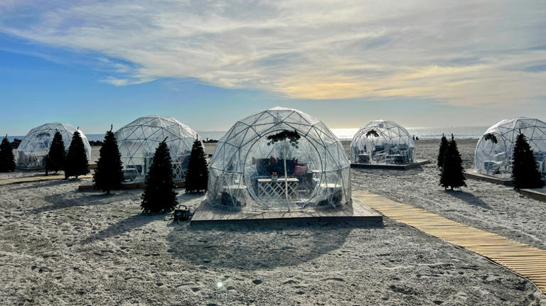 10 Christmas hotels around America that transform into festive vacation ...