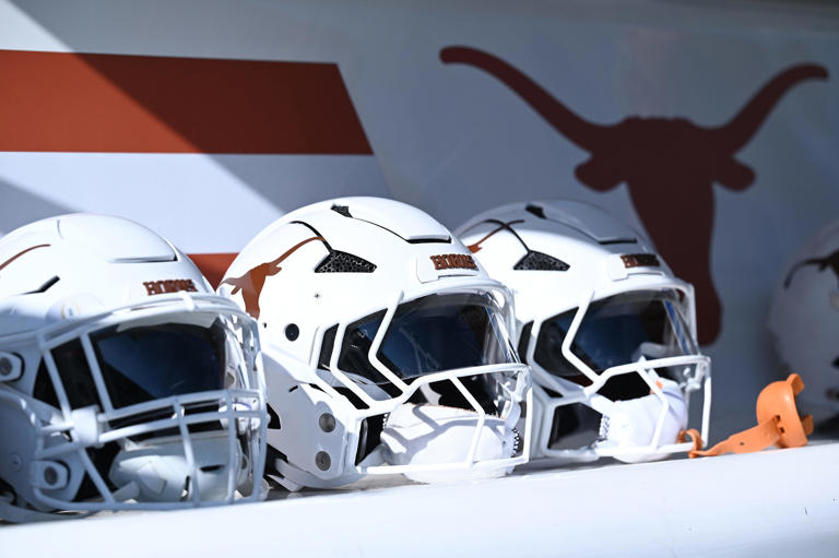 Former Longhorn OT Nick Brooks signs with Alabama