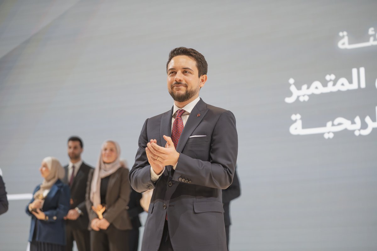 ولي العهد يكرم الفائزين بجائزة الحسين بن عبدالله الثاني للعمل التطوعي ...