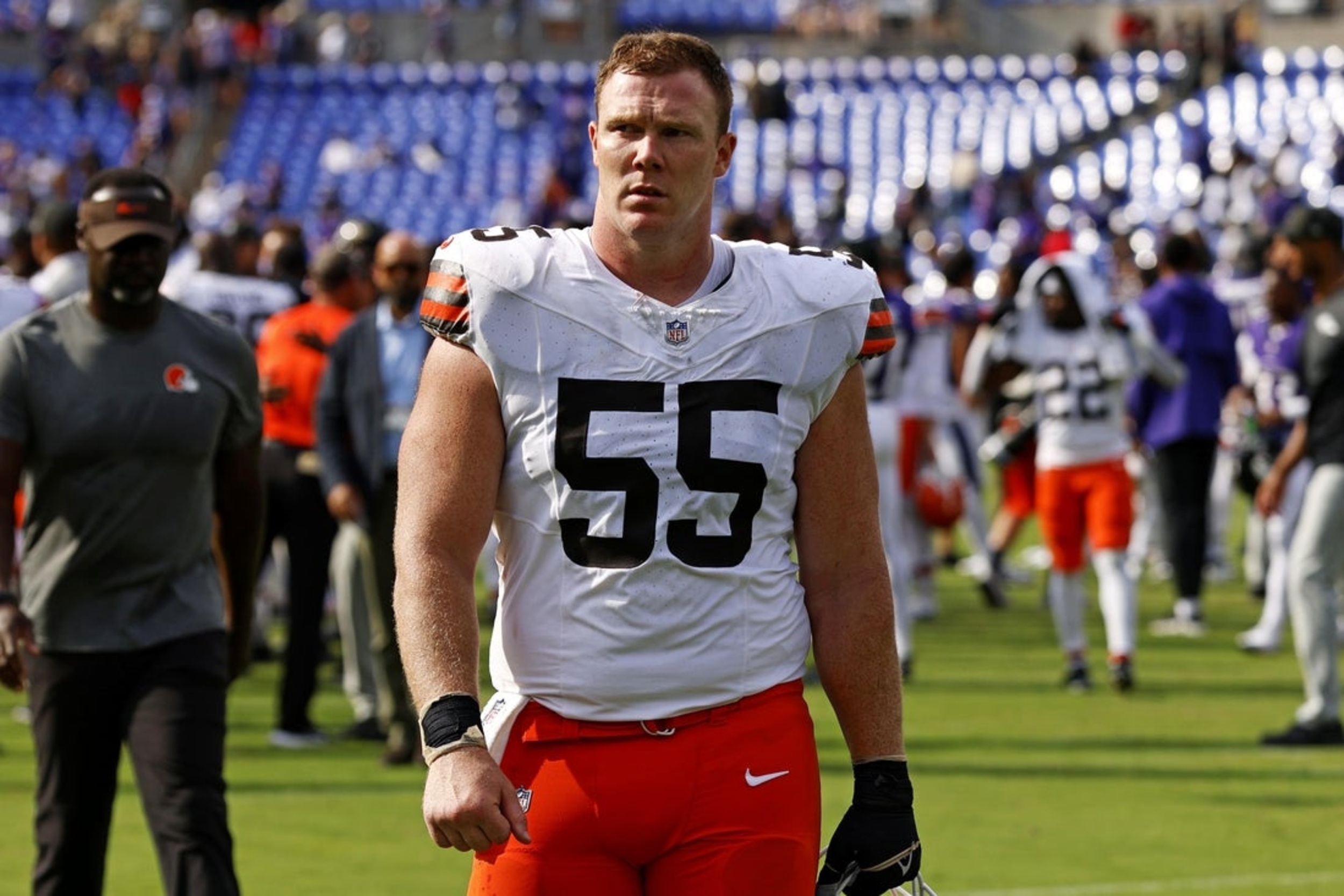 Browns place RB Jerome Ford, C Ethan Pocic on IR