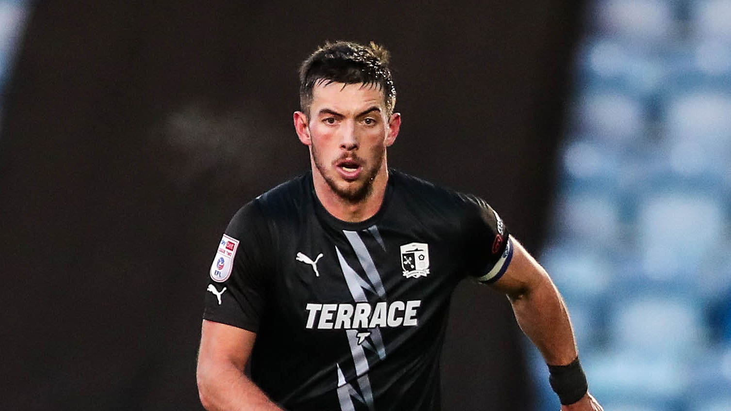 Tranmere stun 10-man Barrow with 3-0 away win