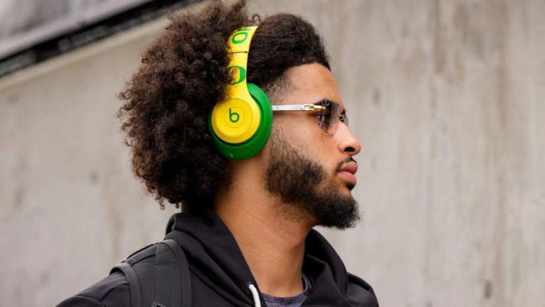 Oregon Ducks battling Big Ten rival for four-star quarterback recruit ...