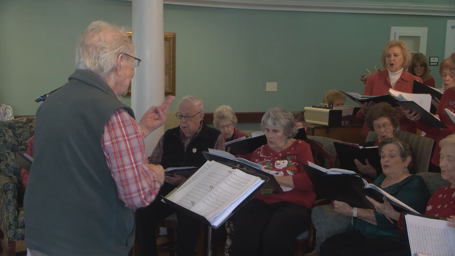 Senior adult choir spreading Christmas joy under leadership of 97-year ...