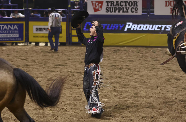 NFR live with saddle bronc rider Damian Brennan