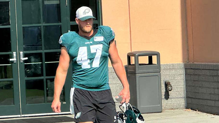 Eagles waive long snapper Cal Adomitis