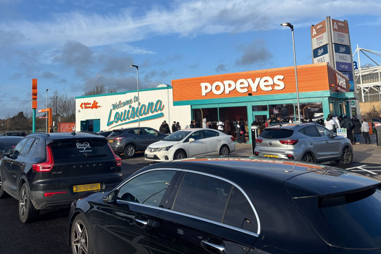 Popeyes drive-thru opens in Coventry as fans queue for 11 hours to be ...