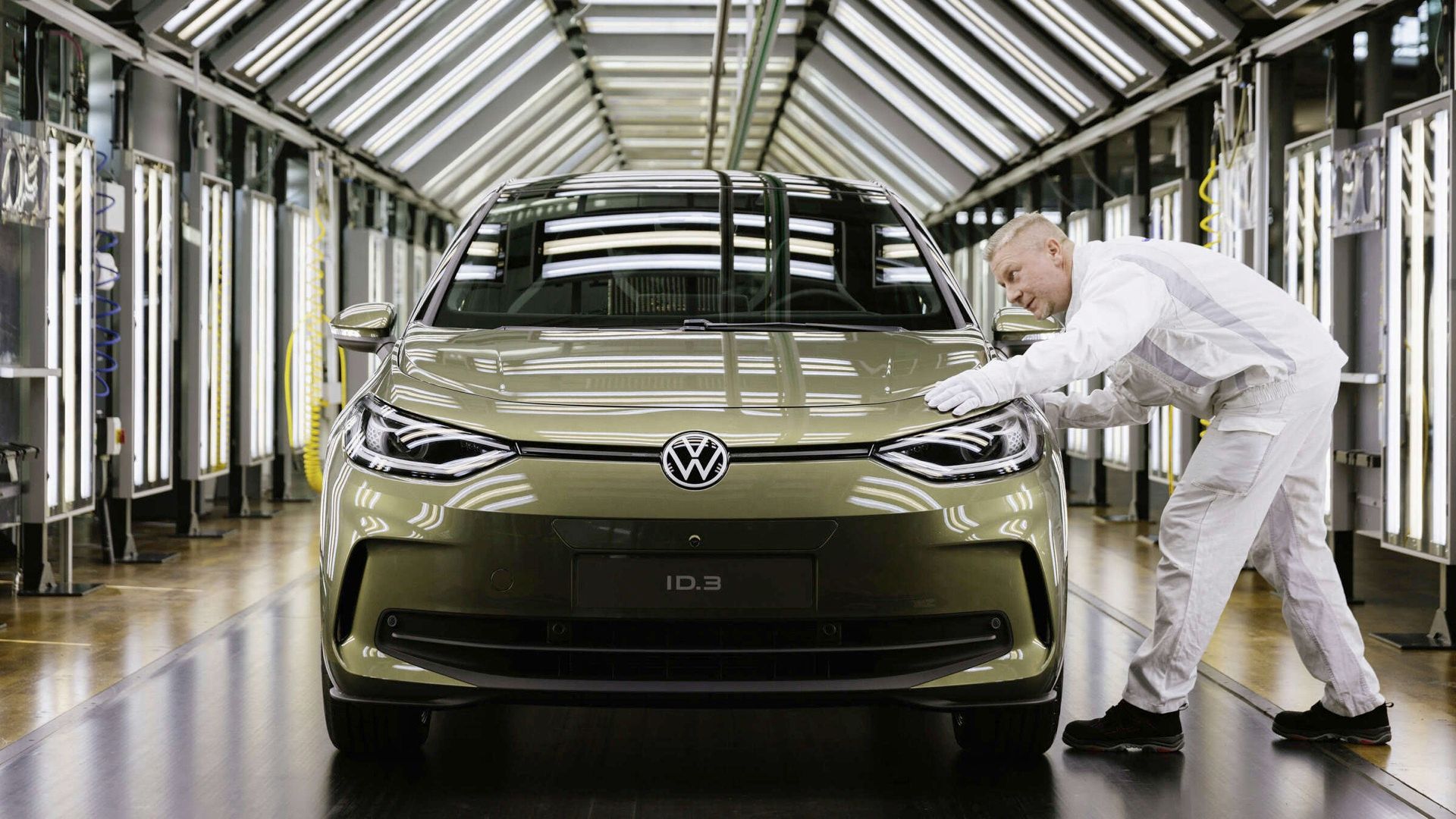 VW expected to announce massive job cuts this year as part of cost ...