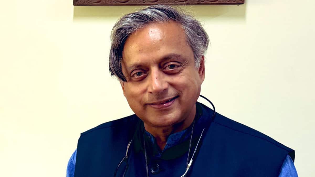 Shashi Tharoor denies knowledge of 'Veer Savarkar Award', says he never ...
