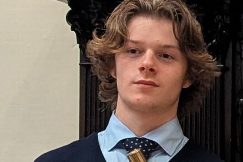 Urgent search launched for missing Renfrewshire teen who travelled on ...